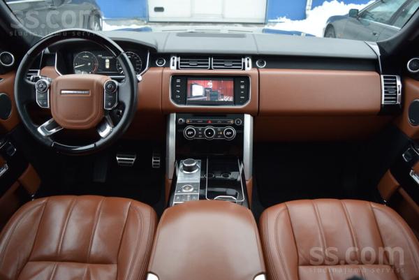 Black Land Rover Range Rover 2014 in Riga, with an engine capacity of 4.40 L and mileage of 212 thousand km for 29900 €, photo 4 on AUTOMOTO.COM.LV