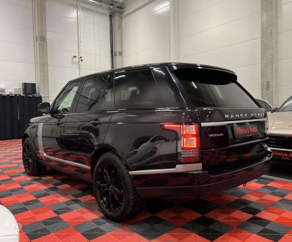 Melns Land Rover Range Rover 2014 Viļņa, ar dzinēja tilpumu 2.99 L un nobraukumu 146 tūkst. km par 22990 €, foto 6 vietnē AUTOMOTO.COM.LV