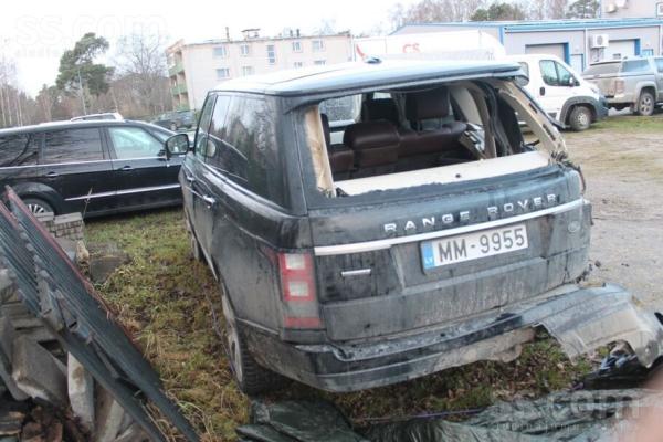 Melns Land Rover Range Rover 2014 Ventspils, ar dzinēja tilpumu 4.40 L un nobraukumu 320 tūkst. km par 12000 €, foto 3 vietnē AUTOMOTO.COM.LV