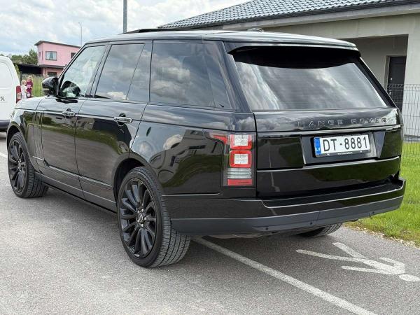 Melns Land Rover Range Rover 2014 Rīga, ar dzinēja tilpumu 4.37 L un nobraukumu 245 tūkst. km par 26000 €, foto 3 vietnē AUTOMOTO.COM.LV