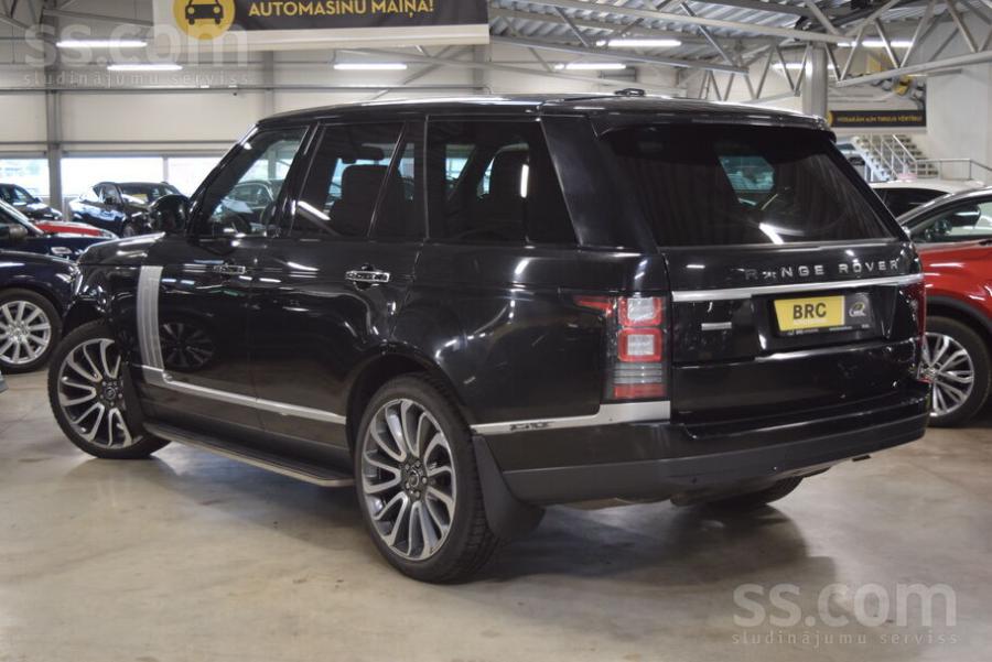 Black Land Rover Range Rover 2014 in Riga, with an engine capacity of 4.40 L and mileage of 212 thousand km for 19900 €, photo 3 on AUTOMOTO.COM.LV