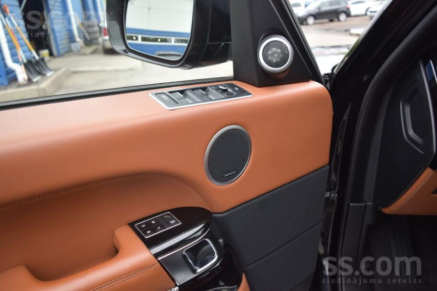 Black Land Rover Range Rover 2014 in Riga, with an engine capacity of 4.40 L and mileage of 212 thousand km for 19900 €, photo 11 on AUTOMOTO.COM.LV