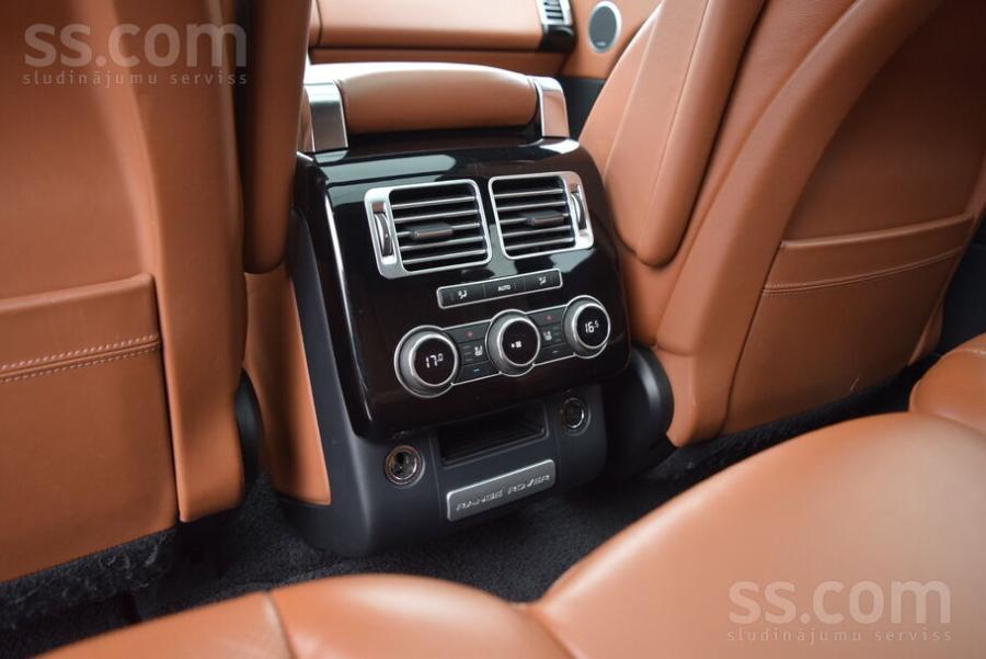 Black Land Rover Range Rover 2014 in Riga, with an engine capacity of 4.40 L and mileage of 212 thousand km for 19900 €, photo 21 on AUTOMOTO.COM.LV