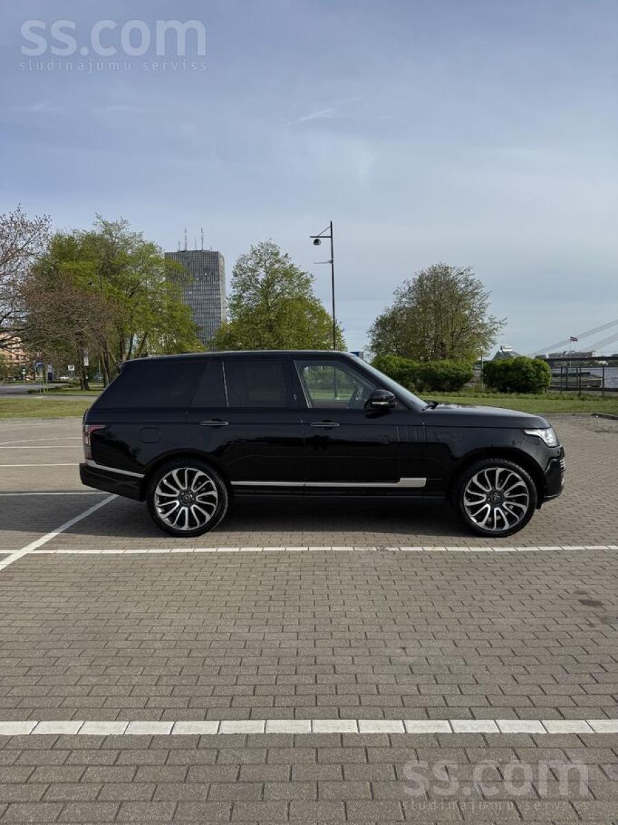 Melns Land Rover Range Rover 2014 Rīga, ar dzinēja tilpumu 4.40 L un nobraukumu 185 tūkst. km par 25000 €, foto 3 vietnē AUTOMOTO.COM.LV