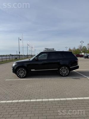 Melns Land Rover Range Rover 2014 Rīga, ar dzinēja tilpumu 4.40 L un nobraukumu 185 tūkst. km par 25000 €, foto 7 vietnē AUTOMOTO.COM.LV