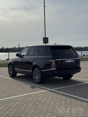 Melns Land Rover Range Rover 2014 Rīga, ar dzinēja tilpumu 4.40 L un nobraukumu 185 tūkst. km par 25000 €, foto 8 vietnē AUTOMOTO.COM.LV