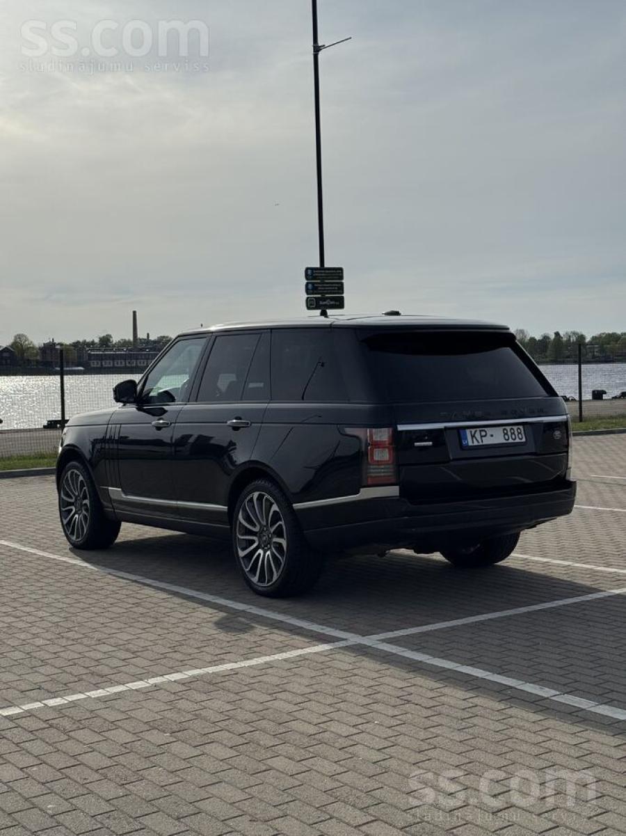 Melns Land Rover Range Rover 2014 Rīga, ar dzinēja tilpumu 4.40 L un nobraukumu 185 tūkst. km par 25000 €, foto 8 vietnē AUTOMOTO.COM.LV