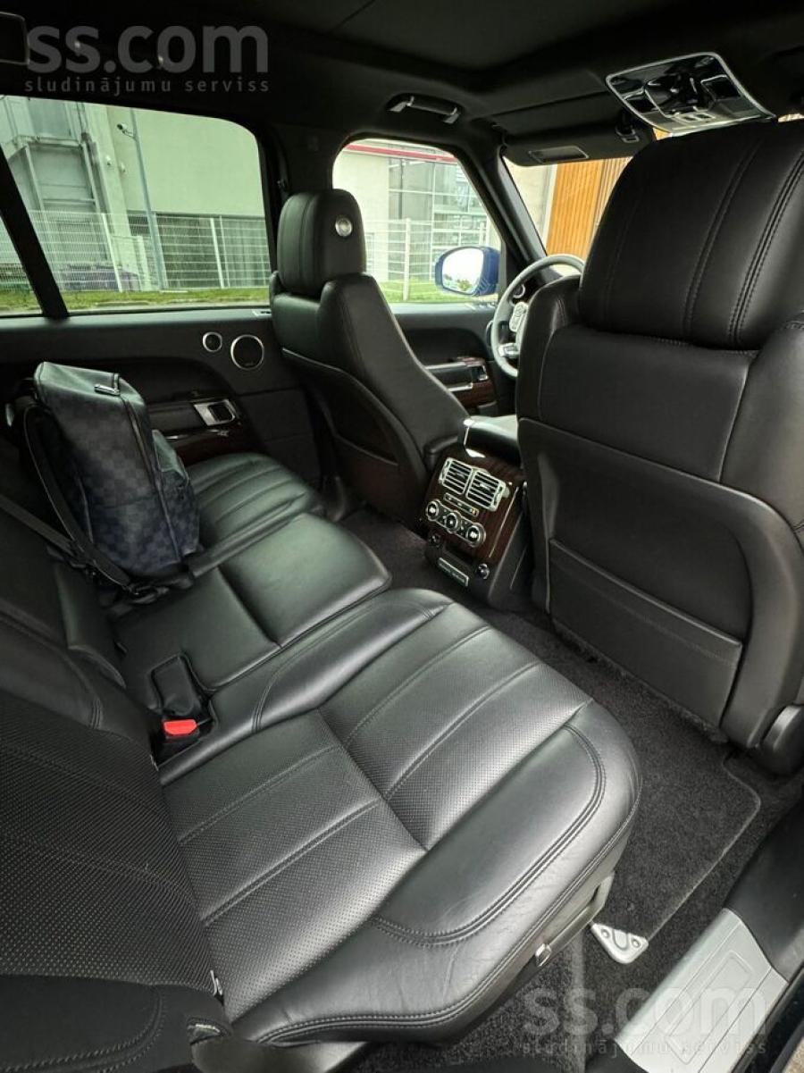 Melns Land Rover Range Rover 2014 Jūrmala, ar dzinēja tilpumu 4.40 L un nobraukumu 258 tūkst. km par 21990 €, foto 18 vietnē AUTOMOTO.COM.LV