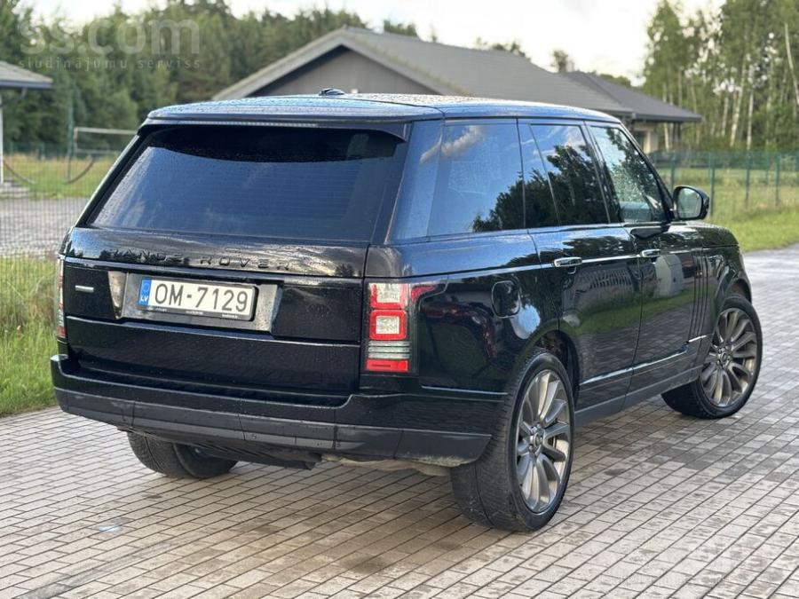 Black Land Rover Range Rover 2014 in Jelgava, with an engine capacity of 4.40 L and mileage of 298 thousand km for 18900 €, photo 8 on AUTOMOTO.COM.LV