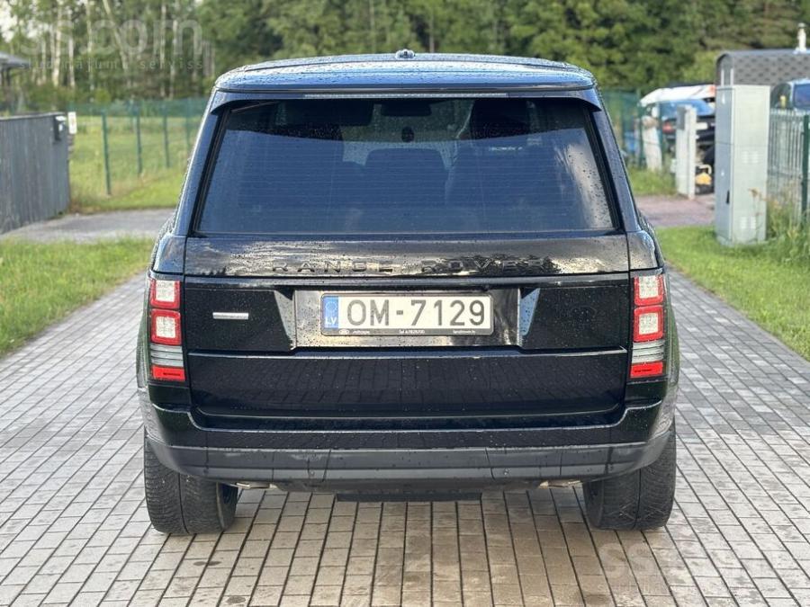 Black Land Rover Range Rover 2014 in Jelgava, with an engine capacity of 4.40 L and mileage of 298 thousand km for 18900 €, photo 12 on AUTOMOTO.COM.LV
