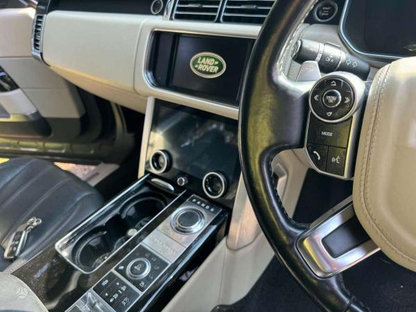 Black Land Rover Range Rover 2014 in Kursenai, with an engine capacity of 4.37 L and mileage of 200 thousand km for 14000 €, photo 2 on AUTOMOTO.COM.LV