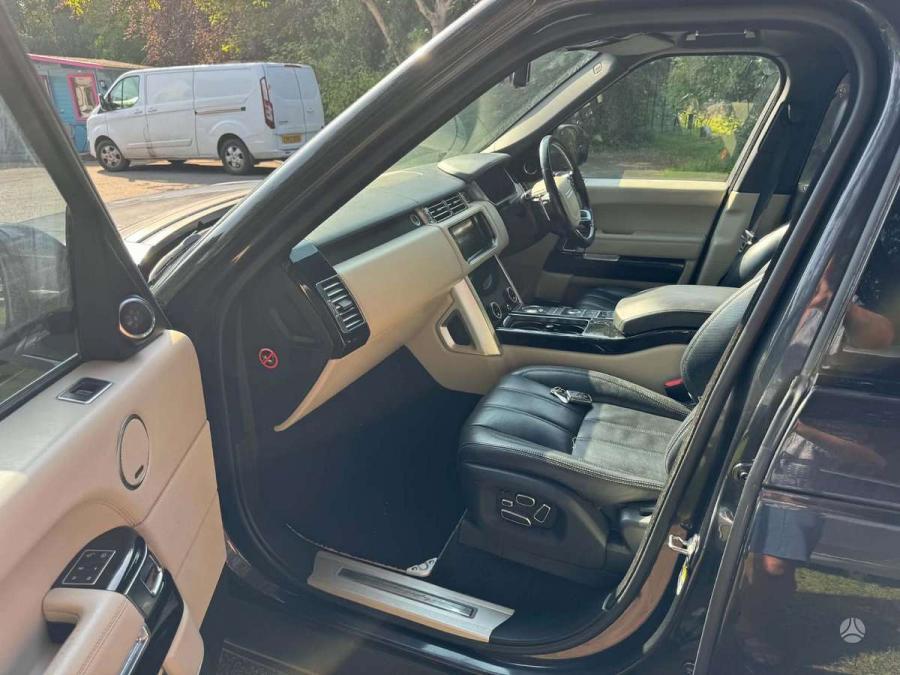 Melns Land Rover Range Rover 2014 Kuršėnai, ar dzinēja tilpumu 4.37 L un nobraukumu 200 tūkst. km par 14000 €, foto 5 vietnē AUTOMOTO.COM.LV