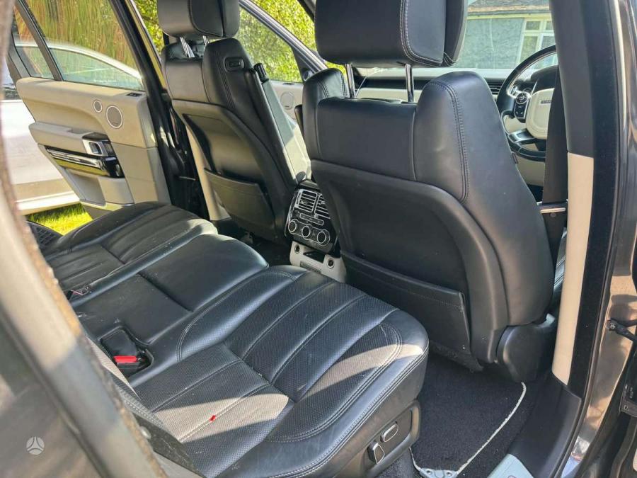 Melns Land Rover Range Rover 2014 Kuršėnai, ar dzinēja tilpumu 4.37 L un nobraukumu 200 tūkst. km par 14000 €, foto 7 vietnē AUTOMOTO.COM.LV