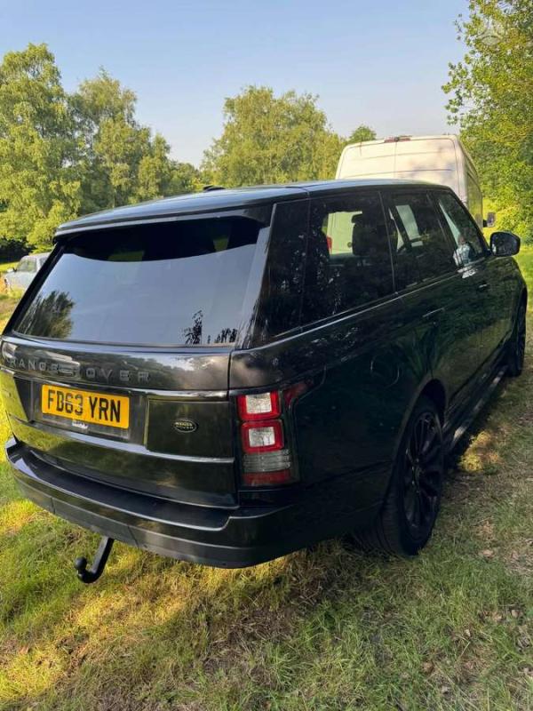Black Land Rover Range Rover 2014 in Kursenai, with an engine capacity of 4.37 L and mileage of 200 thousand km for 14000 €, photo 10 on AUTOMOTO.COM.LV