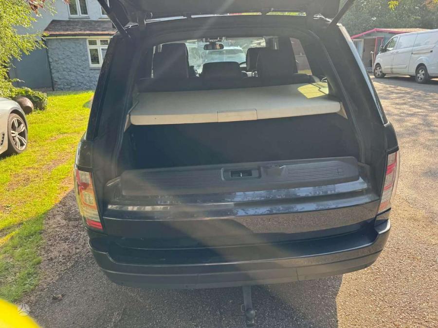 Melns Land Rover Range Rover 2014 Kuršėnai, ar dzinēja tilpumu 4.37 L un nobraukumu 200 tūkst. km par 14000 €, foto 14 vietnē AUTOMOTO.COM.LV