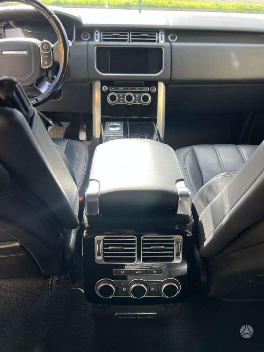 Melns Land Rover Range Rover 2014 Viļņa, ar dzinēja tilpumu 4.37 L un nobraukumu 199 tūkst. km par 19500 €, foto 14 vietnē AUTOMOTO.COM.LV