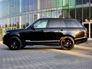 Black Land Rover Range Rover 2014 in Siauliai, with an engine capacity of 3.00 L and mileage of 270 thousand km for 16850 €, photo 5 on AUTOMOTO.COM.LV