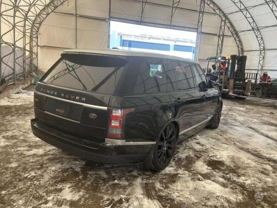Black Land Rover Range Rover 2015 in Ukmerge, with an engine capacity of 5.00 L and mileage of 223 thousand km for 11500 €, photo 7 on AUTOMOTO.COM.LV