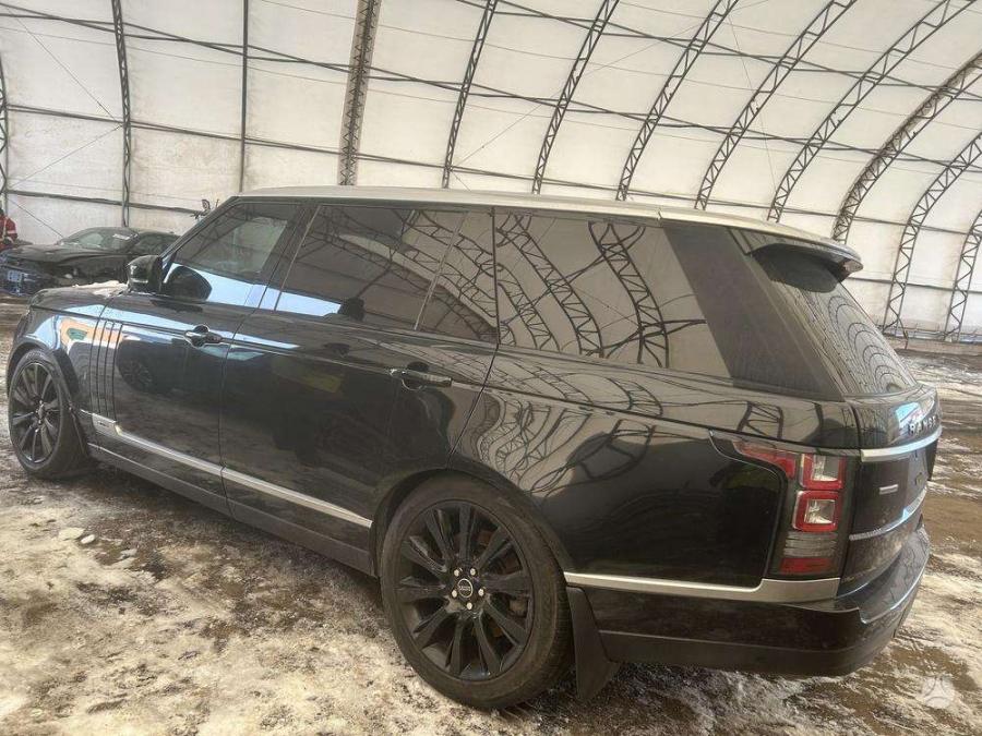 Black Land Rover Range Rover 2015 in Ukmerge, with an engine capacity of 5.00 L and mileage of 223 thousand km for 11500 €, photo 9 on AUTOMOTO.COM.LV
