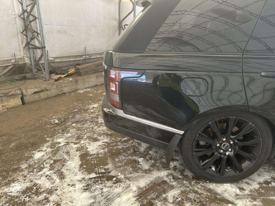 Black Land Rover Range Rover 2015 in Ukmerge, with an engine capacity of 5.00 L and mileage of 223 thousand km for 11500 €, photo 14 on AUTOMOTO.COM.LV