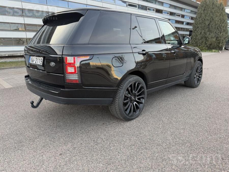 Black Land Rover Range Rover 2015 in Riga, with an engine capacity of 4.40 L and mileage of 188 thousand km for 25300 €, photo 4 on AUTOMOTO.COM.LV