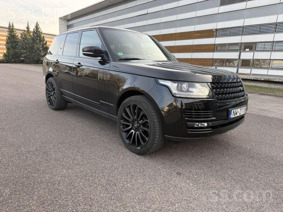 Black Land Rover Range Rover 2015 in Riga, with an engine capacity of 4.40 L and mileage of 188 thousand km for 25300 €, photo 5 on AUTOMOTO.COM.LV