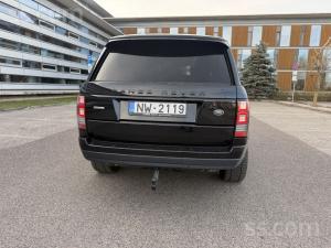 Black Land Rover Range Rover 2015 in Riga, with an engine capacity of 4.40 L and mileage of 188 thousand km for 25300 €, photo 6 on AUTOMOTO.COM.LV