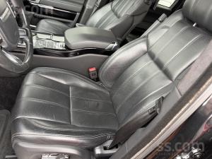 Black Land Rover Range Rover 2015 in Riga, with an engine capacity of 4.40 L and mileage of 188 thousand km for 25300 €, photo 16 on AUTOMOTO.COM.LV