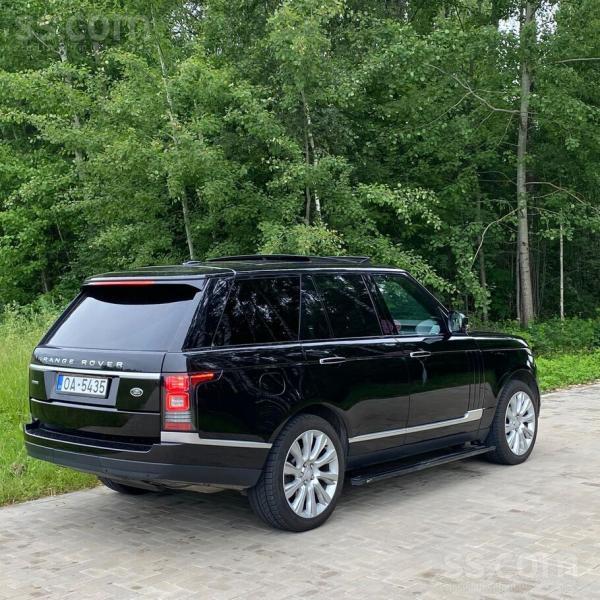 Black Land Rover Range Rover 2015 in Riga, with an engine capacity of 3.00 L and mileage of 131 thousand km for 25500 €, photo 2 on AUTOMOTO.COM.LV
