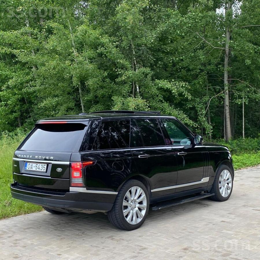 Melns Land Rover Range Rover 2015 Rīga, ar dzinēja tilpumu 3.00 L un nobraukumu 131 tūkst. km par 24900 €, foto 3 vietnē AUTOMOTO.COM.LV