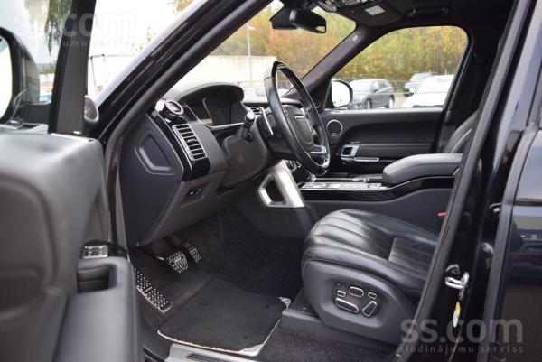 Black Land Rover Range Rover 2015 in Riga, with an engine capacity of 5.00 L and mileage of 173 thousand km for 55900 €, photo 3 on AUTOMOTO.COM.LV