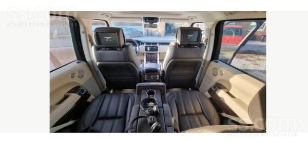 Black Land Rover Range Rover 2015 in Riga, with an engine capacity of 3.00 L and mileage of 202 thousand km for 25500 €, photo 10 on AUTOMOTO.COM.LV