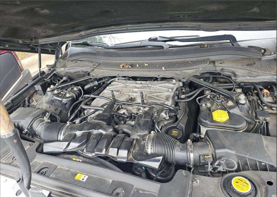 Melns Land Rover Range Rover 2015 Šauļi, ar dzinēja tilpumu 5.00 L un nobraukumu 320 tūkst. km par 8000 €, foto 9 vietnē AUTOMOTO.COM.LV