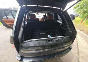 Melns Land Rover Range Rover 2015 Šauļi, ar dzinēja tilpumu 5.00 L un nobraukumu 320 tūkst. km par 8000 €, foto 12 vietnē AUTOMOTO.COM.LV