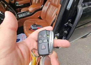 Melns Land Rover Range Rover 2015 Šauļi, ar dzinēja tilpumu 5.00 L un nobraukumu 320 tūkst. km par 8000 €, foto 16 vietnē AUTOMOTO.COM.LV