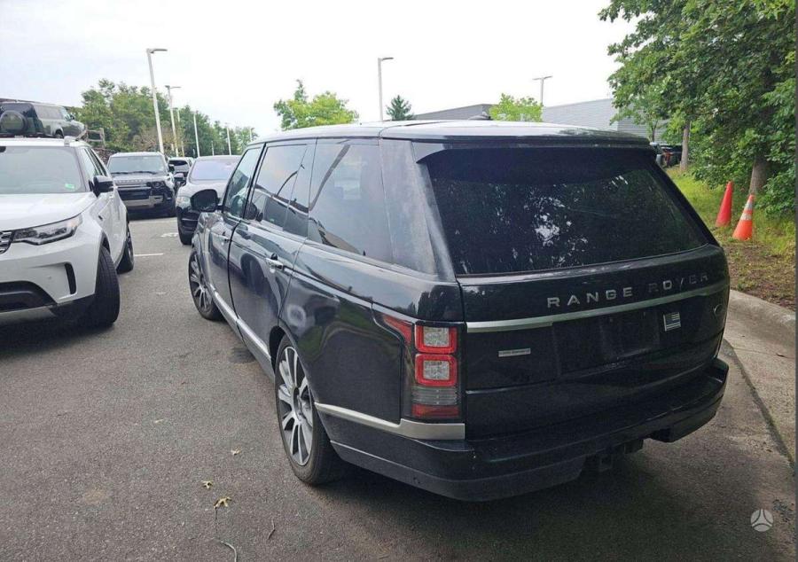 Melns Land Rover Range Rover 2015 Šauļi, ar dzinēja tilpumu 5.00 L un nobraukumu 320 tūkst. km par 8000 €, foto 17 vietnē AUTOMOTO.COM.LV