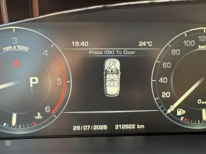 Melns Land Rover Range Rover 2015 Viļņa, ar dzinēja tilpumu 4.37 L un nobraukumu 313 tūkst. km par 22500 €, foto 10 vietnē AUTOMOTO.COM.LV