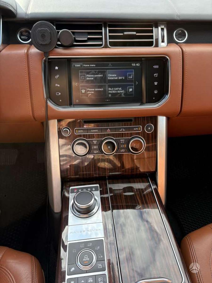 Melns Land Rover Range Rover 2015 Viļņa, ar dzinēja tilpumu 4.37 L un nobraukumu 313 tūkst. km par 22500 €, foto 13 vietnē AUTOMOTO.COM.LV