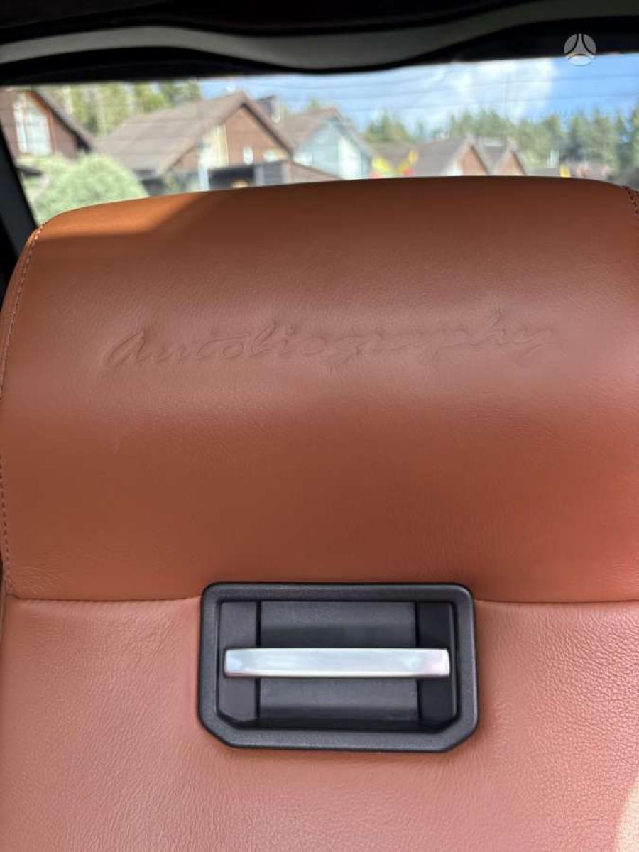 Melns Land Rover Range Rover 2015 Viļņa, ar dzinēja tilpumu 4.37 L un nobraukumu 313 tūkst. km par 22500 €, foto 15 vietnē AUTOMOTO.COM.LV