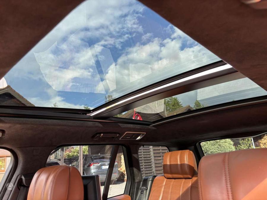 Melns Land Rover Range Rover 2015 Viļņa, ar dzinēja tilpumu 4.37 L un nobraukumu 313 tūkst. km par 22500 €, foto 18 vietnē AUTOMOTO.COM.LV