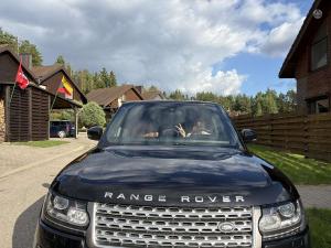 Melns Land Rover Range Rover 2015 Viļņa, ar dzinēja tilpumu 4.37 L un nobraukumu 313 tūkst. km par 22500 €, foto 22 vietnē AUTOMOTO.COM.LV