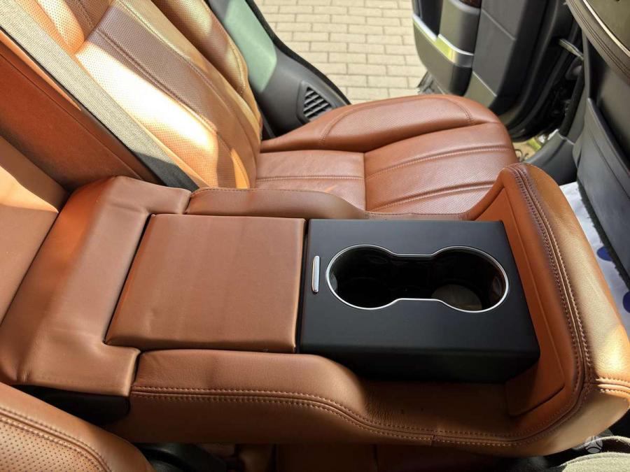 Melns Land Rover Range Rover 2015 Viļņa, ar dzinēja tilpumu 4.37 L un nobraukumu 313 tūkst. km par 22500 €, foto 29 vietnē AUTOMOTO.COM.LV