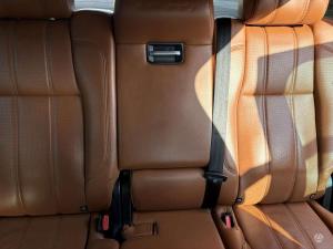 Melns Land Rover Range Rover 2015 Viļņa, ar dzinēja tilpumu 4.37 L un nobraukumu 313 tūkst. km par 22500 €, foto 30 vietnē AUTOMOTO.COM.LV