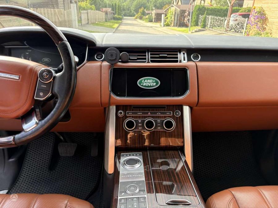 Melns Land Rover Range Rover 2015 Viļņa, ar dzinēja tilpumu 4.37 L un nobraukumu 313 tūkst. km par 22500 €, foto 36 vietnē AUTOMOTO.COM.LV
