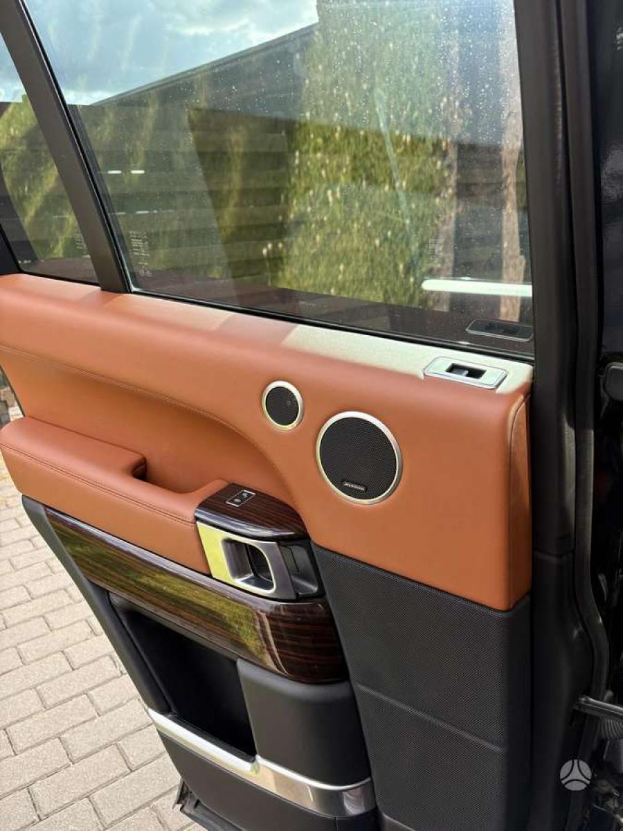 Melns Land Rover Range Rover 2015 Viļņa, ar dzinēja tilpumu 4.37 L un nobraukumu 313 tūkst. km par 22500 €, foto 40 vietnē AUTOMOTO.COM.LV