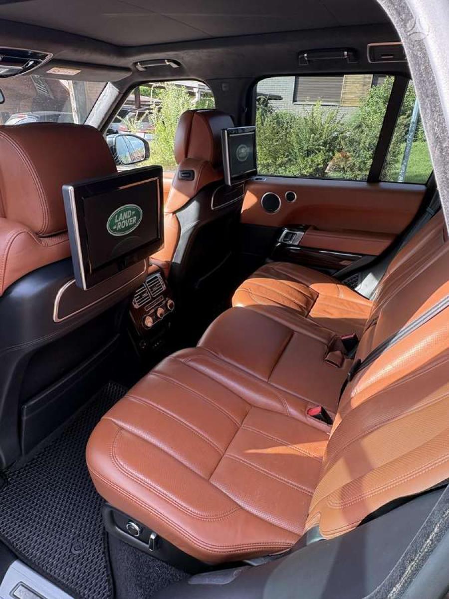 Melns Land Rover Range Rover 2015 Viļņa, ar dzinēja tilpumu 4.37 L un nobraukumu 313 tūkst. km par 22500 €, foto 45 vietnē AUTOMOTO.COM.LV