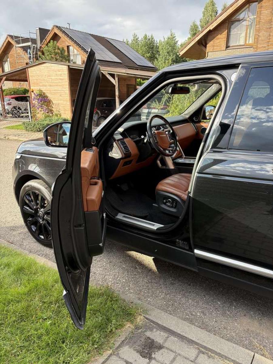 Melns Land Rover Range Rover 2015 Viļņa, ar dzinēja tilpumu 4.37 L un nobraukumu 313 tūkst. km par 22500 €, foto 48 vietnē AUTOMOTO.COM.LV