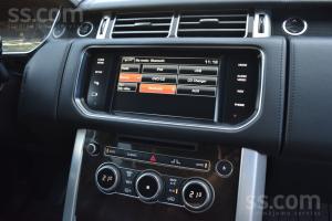 Black Land Rover Range Rover 2015 in Riga, with an engine capacity of 4.40 L and mileage of 147 thousand km for 30000 €, photo 7 on AUTOMOTO.COM.LV
