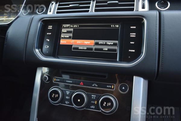 Black Land Rover Range Rover 2015 in Riga, with an engine capacity of 4.40 L and mileage of 147 thousand km for 30000 €, photo 7 on AUTOMOTO.COM.LV