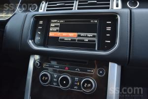 Black Land Rover Range Rover 2015 in Riga, with an engine capacity of 4.40 L and mileage of 147 thousand km for 30000 €, photo 8 on AUTOMOTO.COM.LV